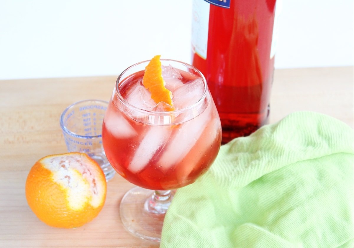 35 Valentines Day Cocktails You Will LOVE! - The Frugal Navy Wife