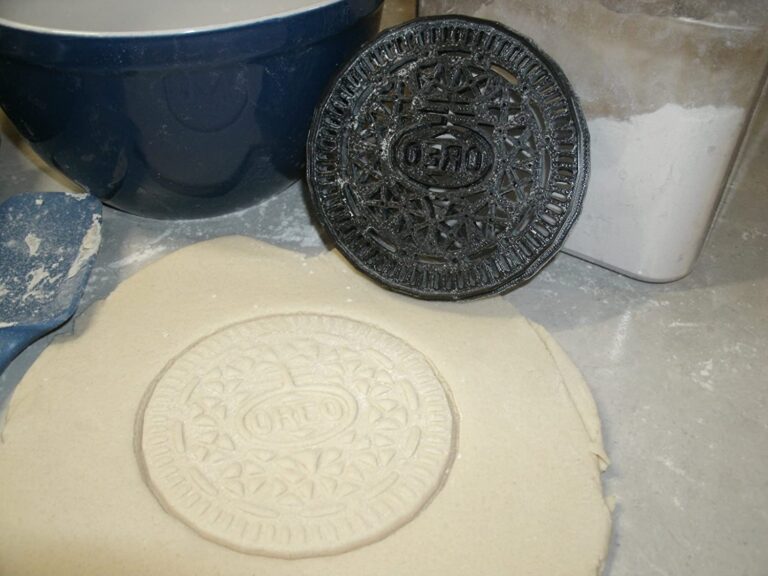 Oreo Baking Pans and Utensils - The Frugal Navy Wife
